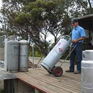 Transporting gas bottles - MoreInspiration