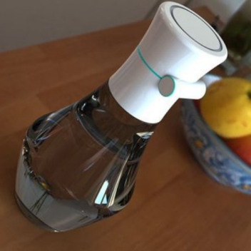 self-filling water bottle - MoreInspiration